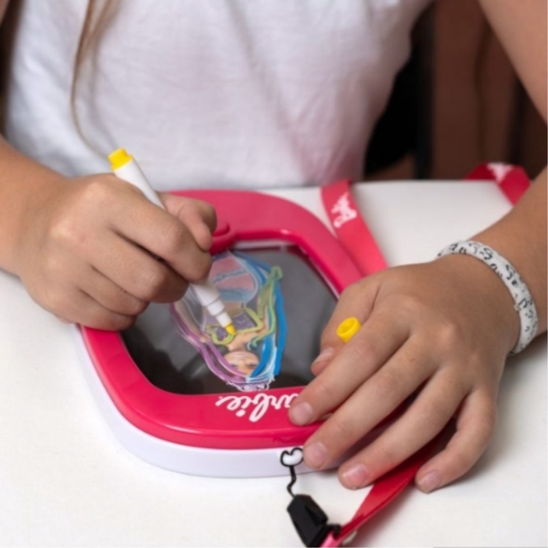 Barbie Tablet Pizarra 3D con Luz Led – GameStore